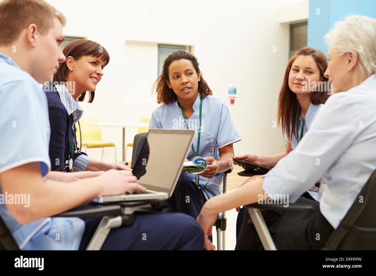 Male members medical staff hi-res stock photography and images - Alamy