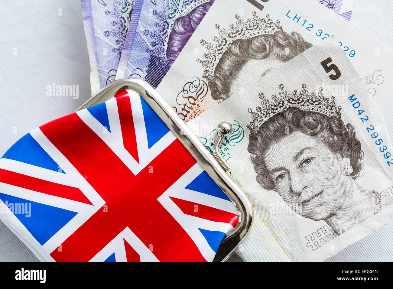 Five pound note with queen face hi-res stock photography and images - Alamy