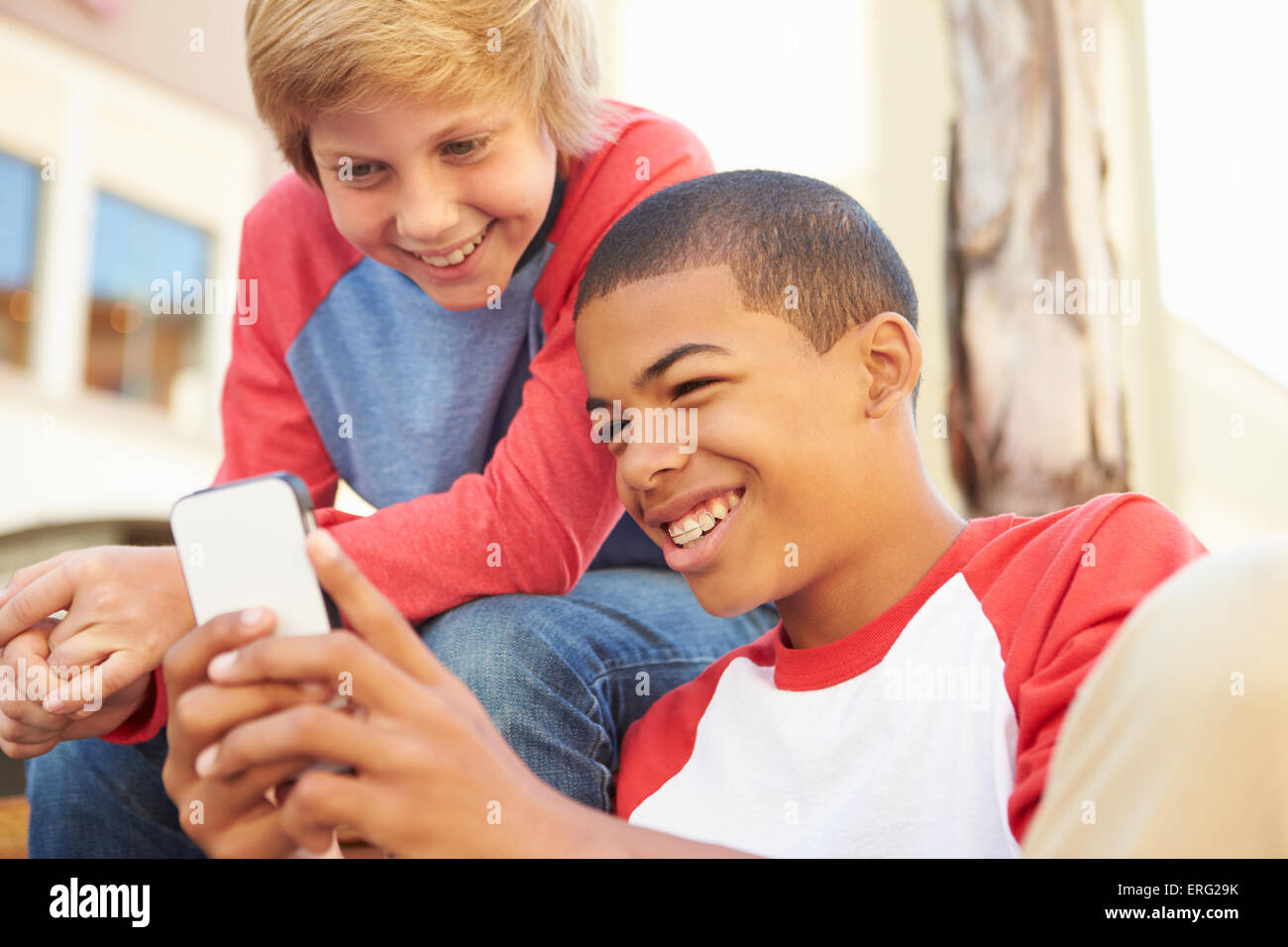 Pre teen boys reading hi-res stock photography and images - Alamy