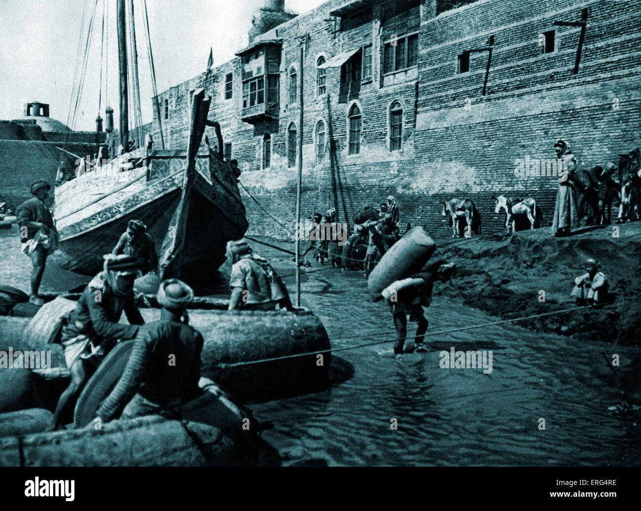 All aboard hi-res stock photography and images - Alamy