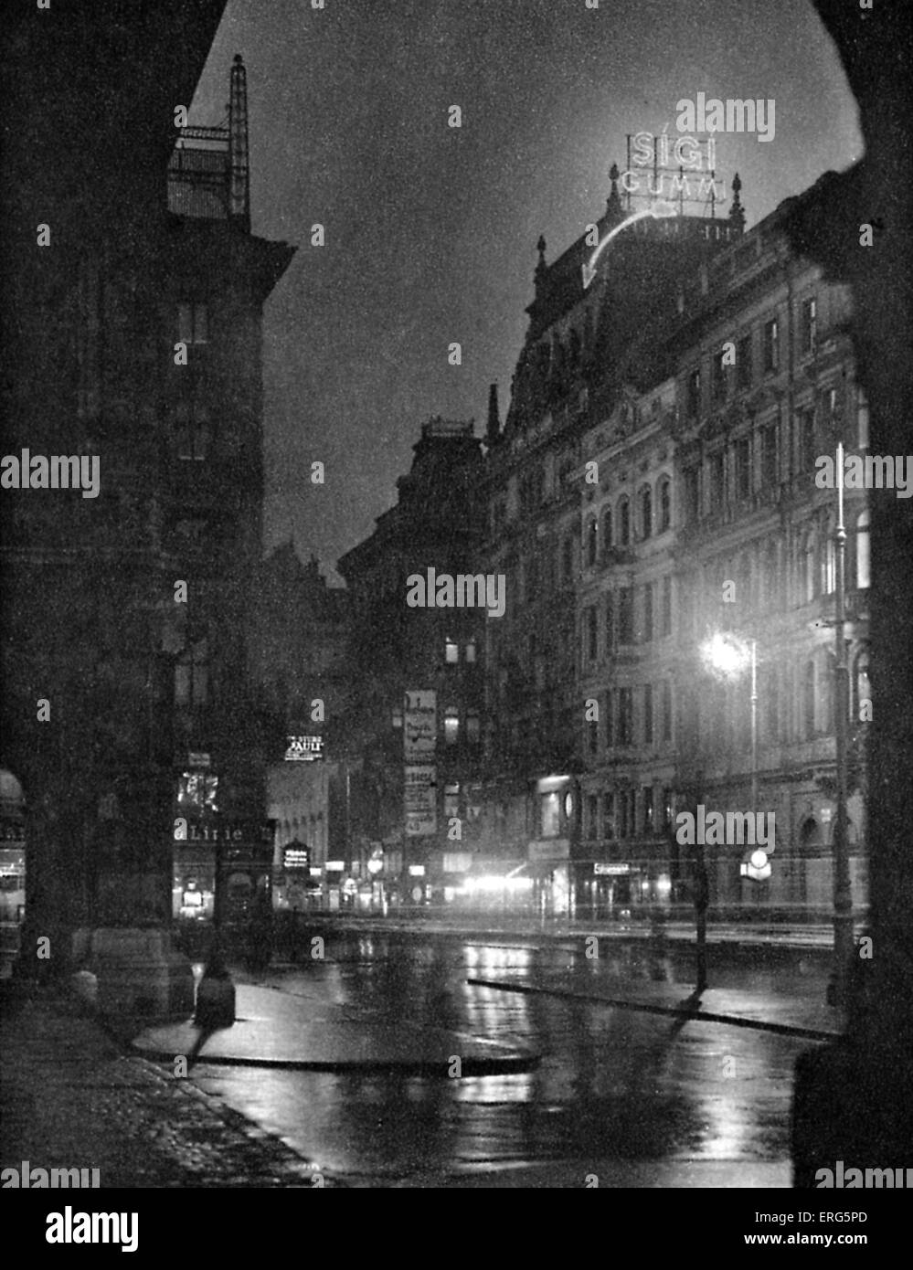 Kärntnerstraße at night, Vienna, Austria. 1920s. Street scene Stock ...