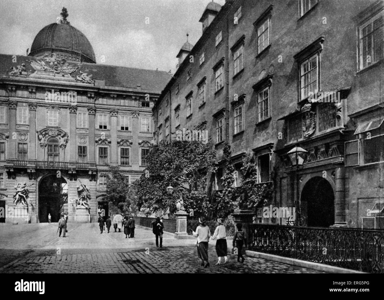 Hofburg Palace, Vienna, Austria, 1920s. Caption: 'Innerer Burghof mit ...