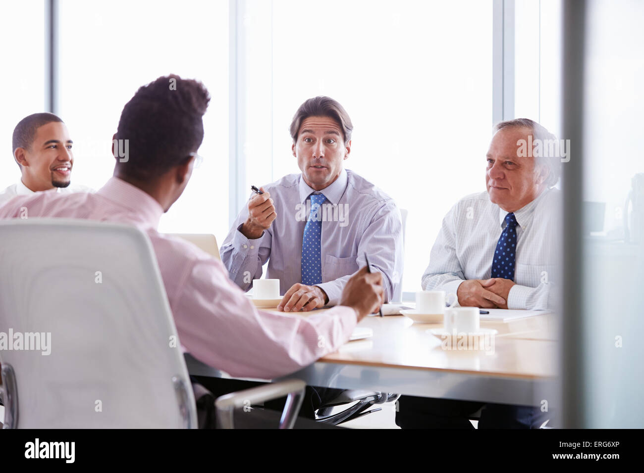 Seniors working around table hi-res stock photography and images - Alamy