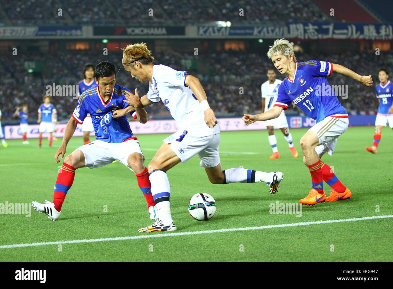 Kanagawa, Japan. 30th May, 2015. (L-R) Takuya Kida (F Marinos), Takashi ...