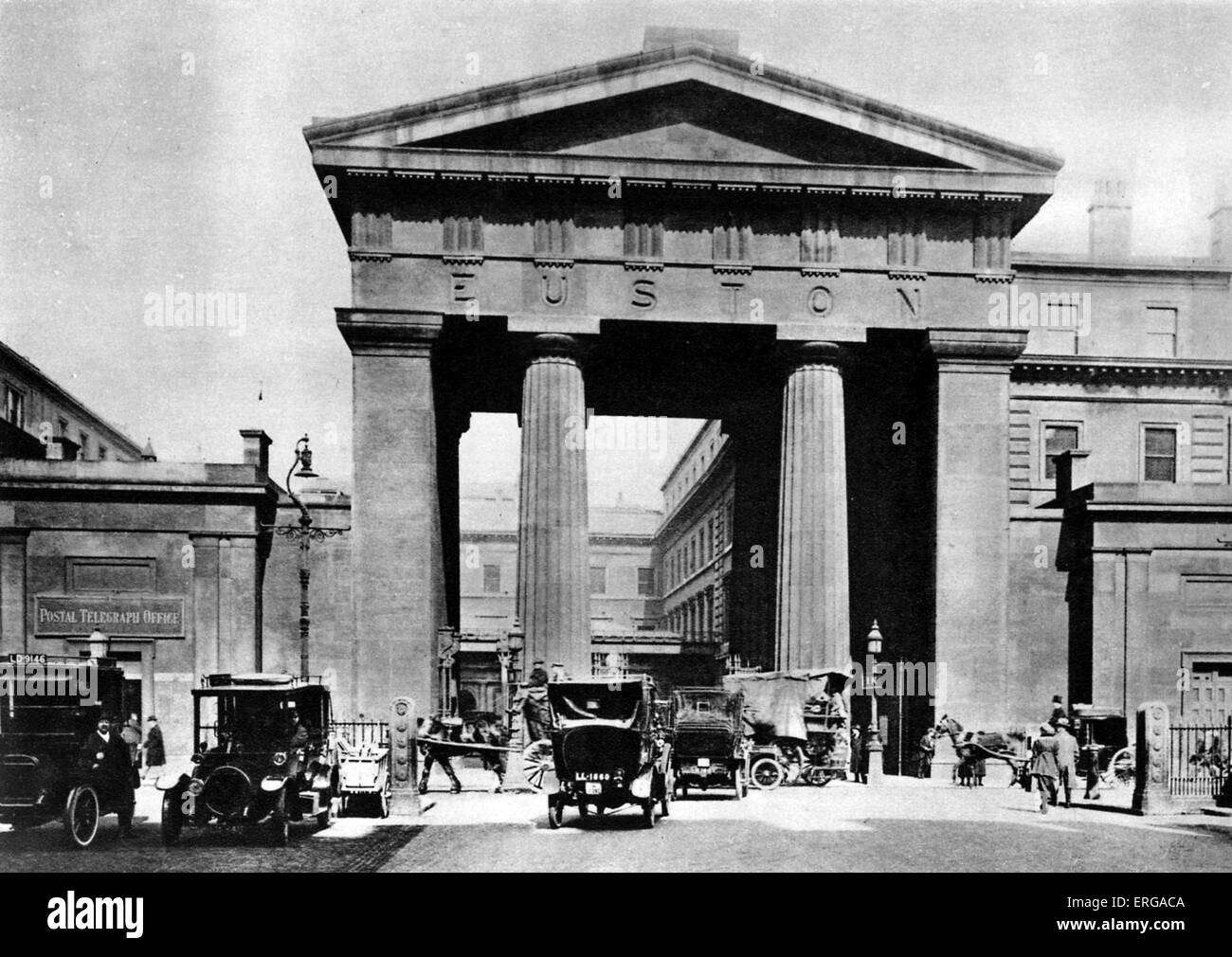 England london euston train Black and White Stock Photos & Images - Alamy