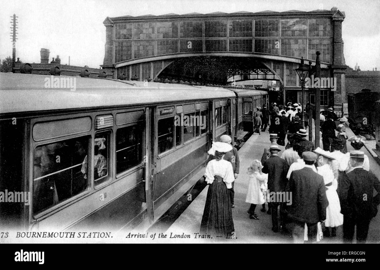 Bournemouth trains hi-res stock photography and images - Alamy