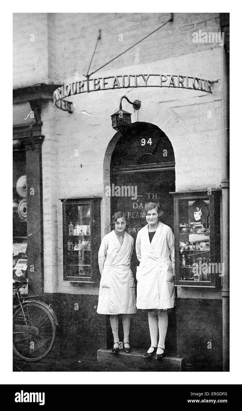 Two wave Cut Out Stock Images & Pictures - Alamy