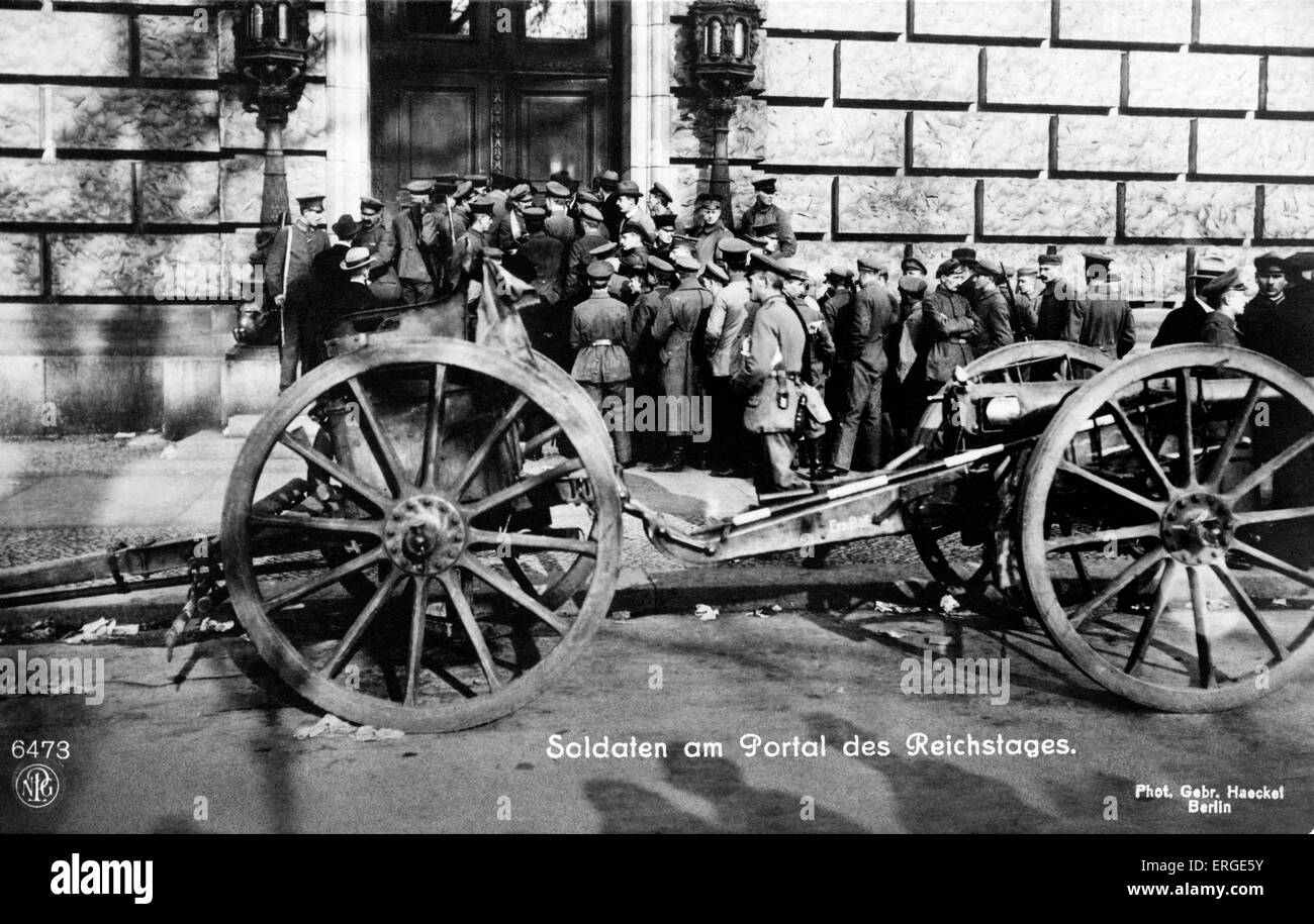 Group of german soldiers hi-res stock photography and images - Alamy