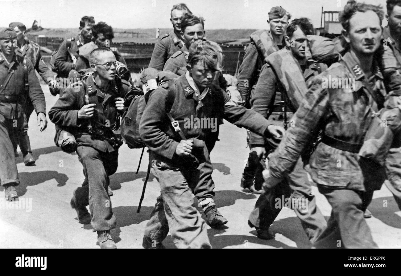 WWII - Departure of the 'Herrenvolk' ( Nazi 'master race' ). German ...