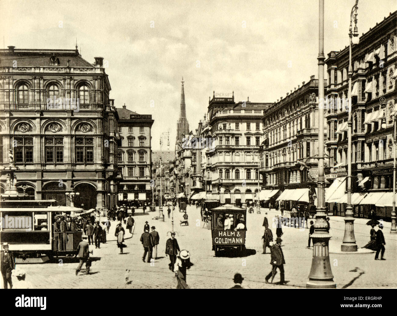 Kärntnerstrasse in Vienna, at the turn of the century. Street scene ...