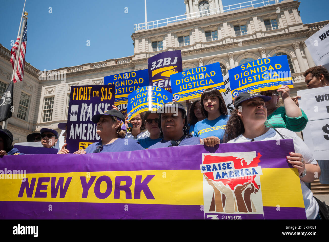 Backing off hi-res stock photography and images - Alamy