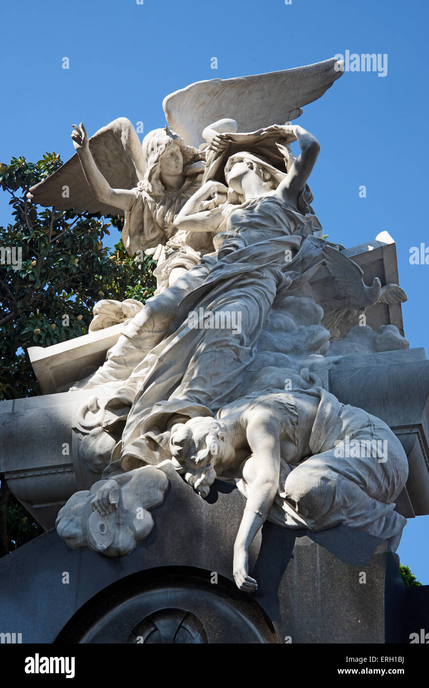 Crypt sculpture hi-res stock photography and images - Alamy