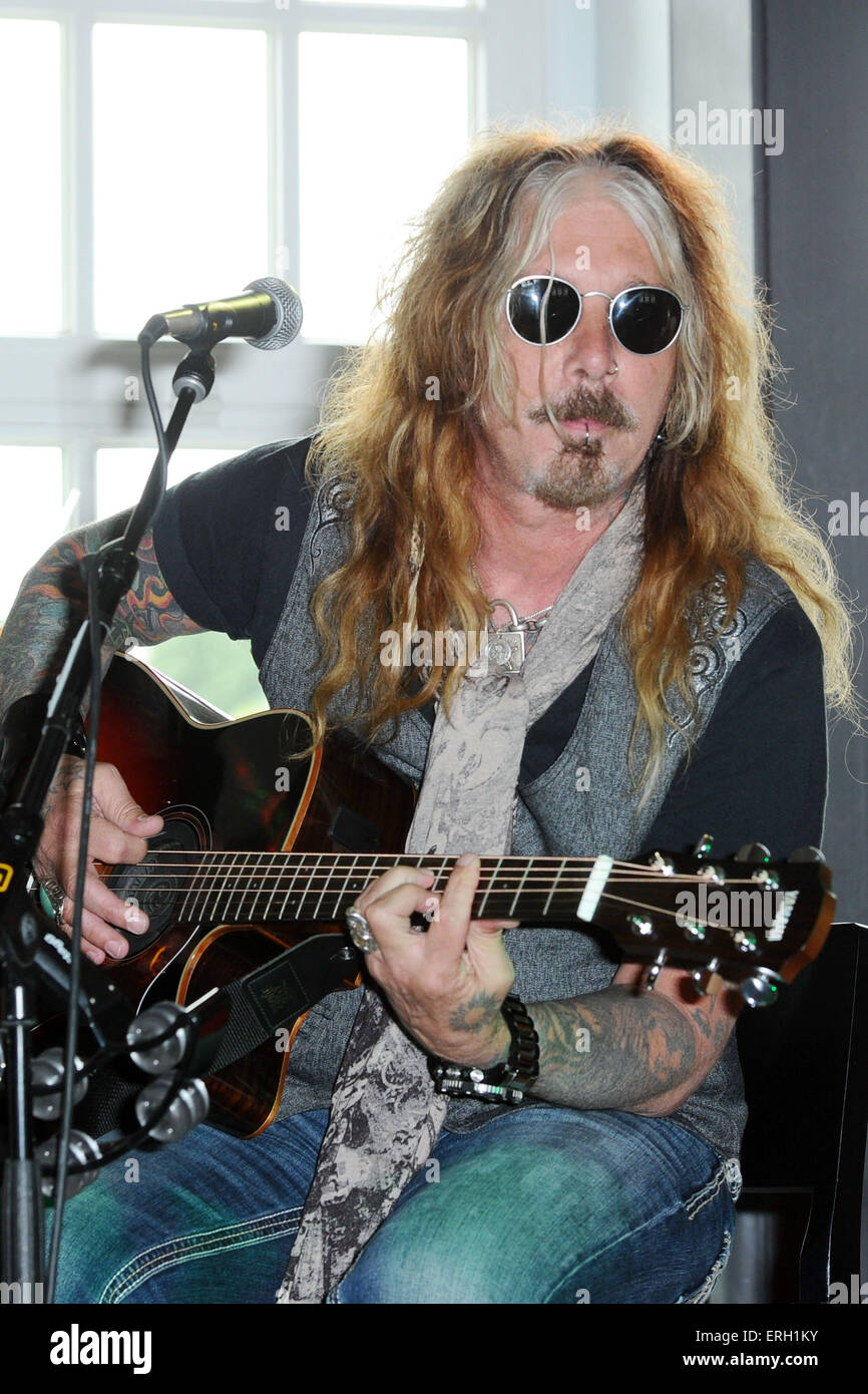 John corabi hi-res stock photography and images - Alamy