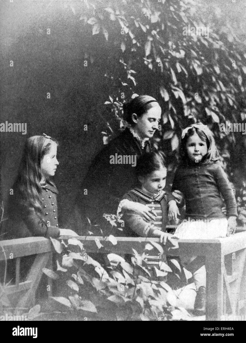 Mark Twain 's wife and children. Mrs. Clemens and the children-Susy ...