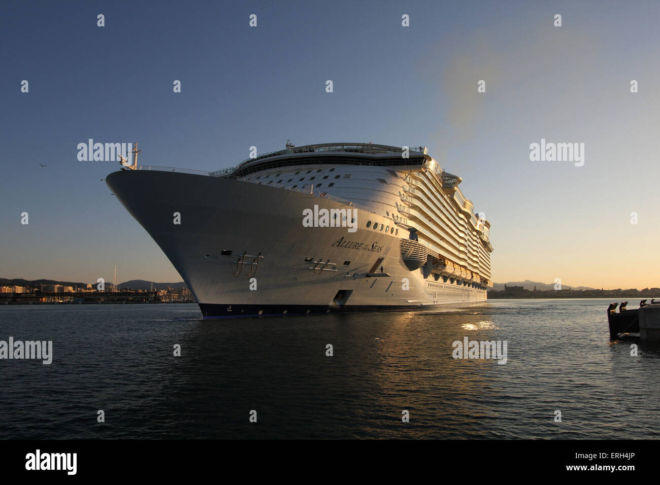 Mega Cruise ship “ALLURE OF THE SEAS” (360 mtrs long, launched 2010 ...