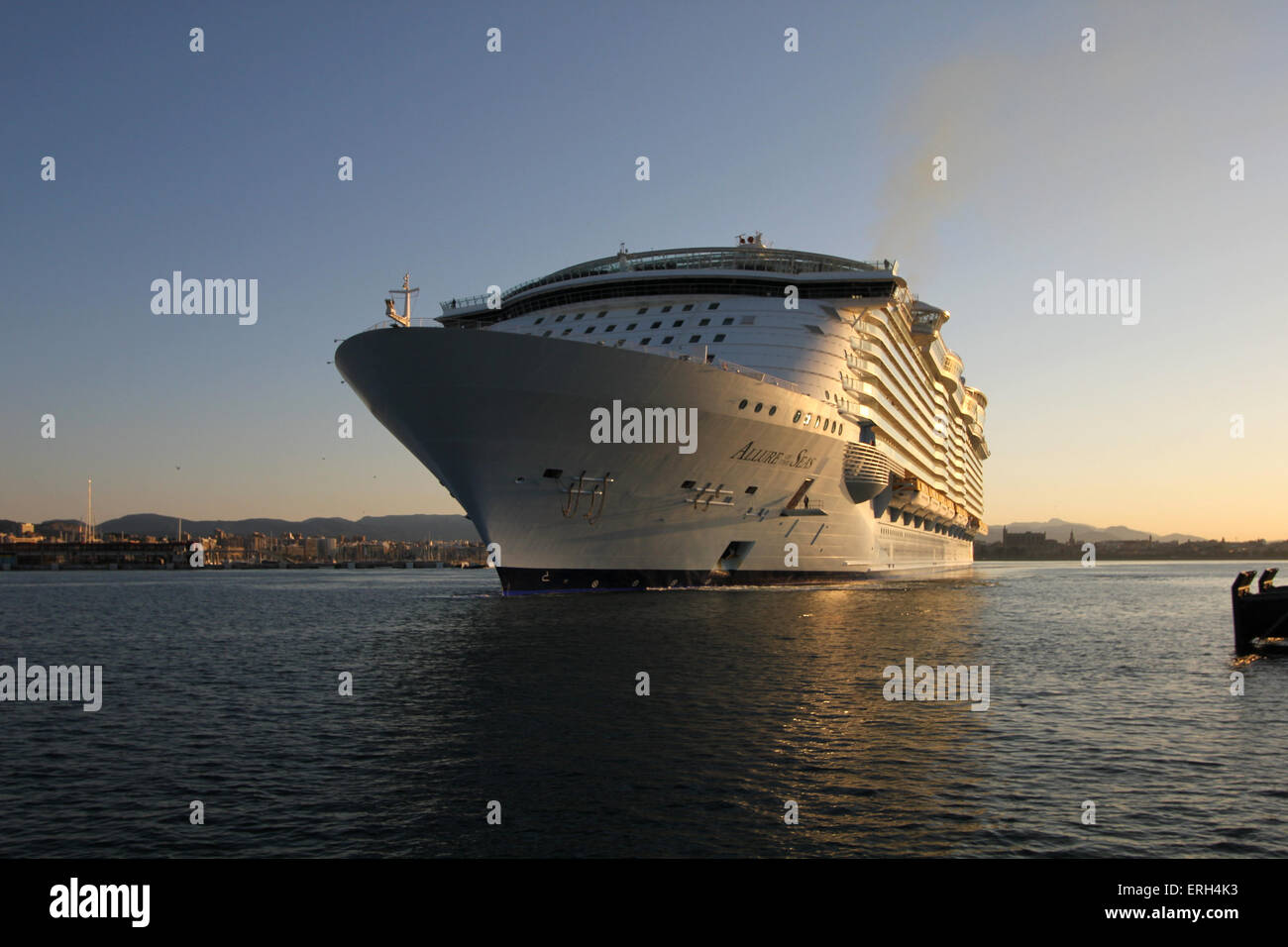 Mega Cruise ship “ALLURE OF THE SEAS” (360 mtrs long, launched 2010 ...