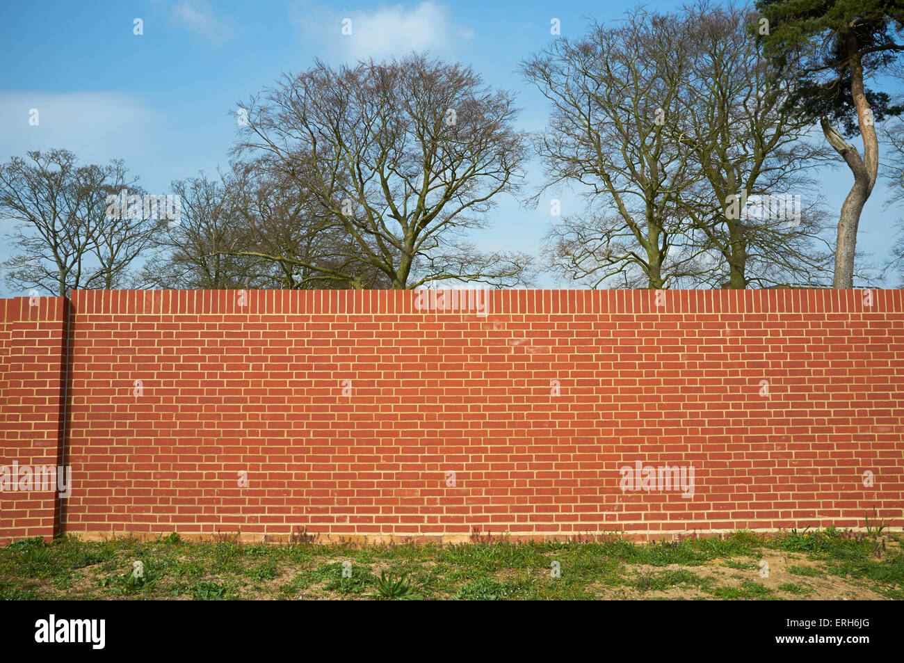 Newly built brick wall hi-res stock photography and images - Alamy