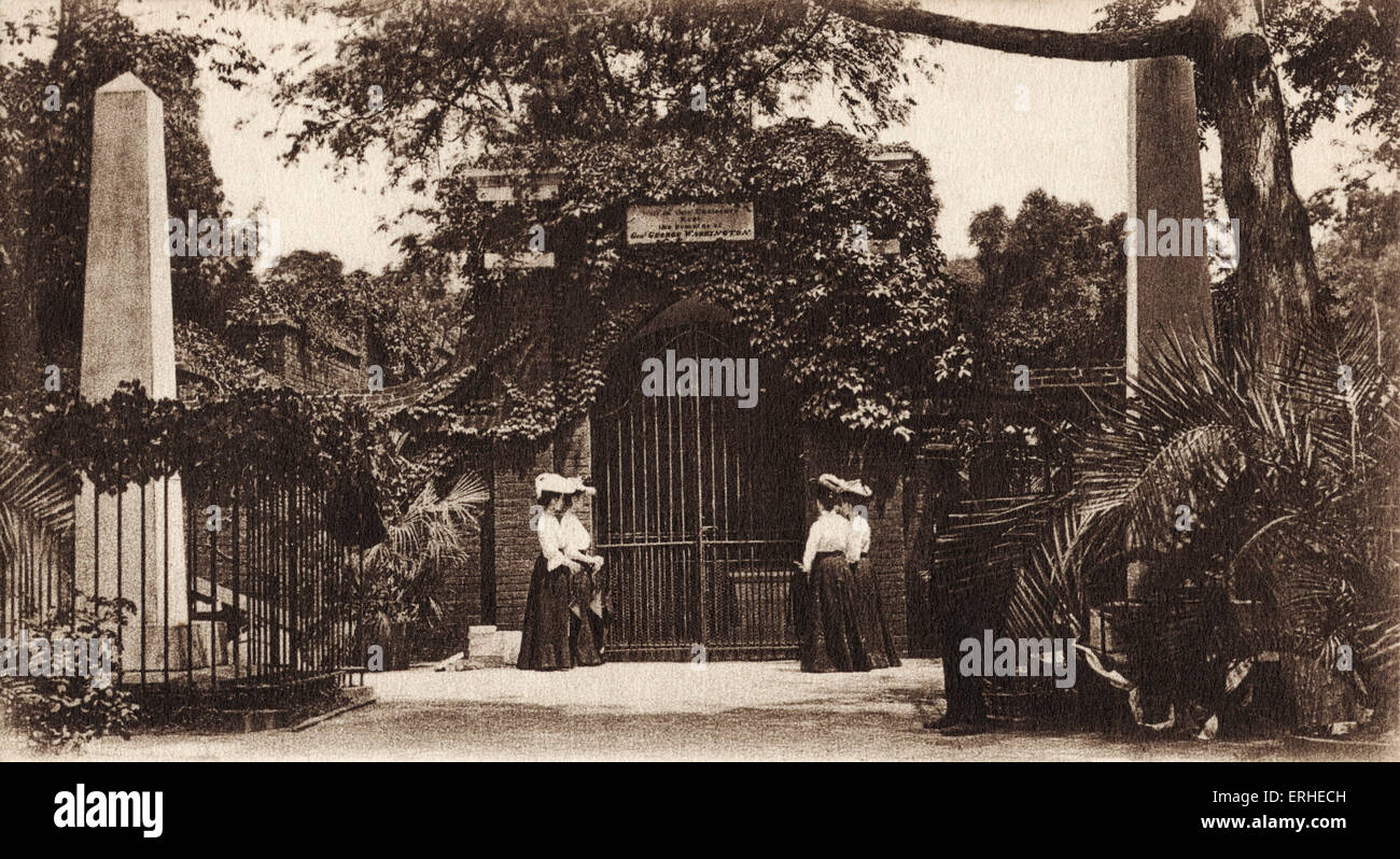 George Washington - Tomb of the First President of the USA in Mount ...