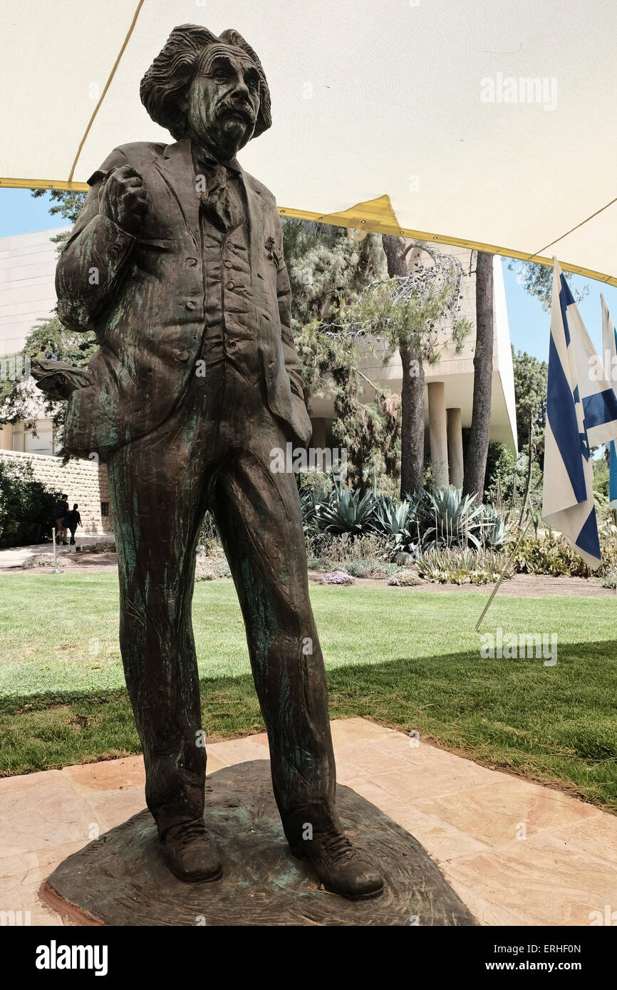 Jerusalem, Israel. 3rd June, 2015. The Hebrew University ceremoniously ...