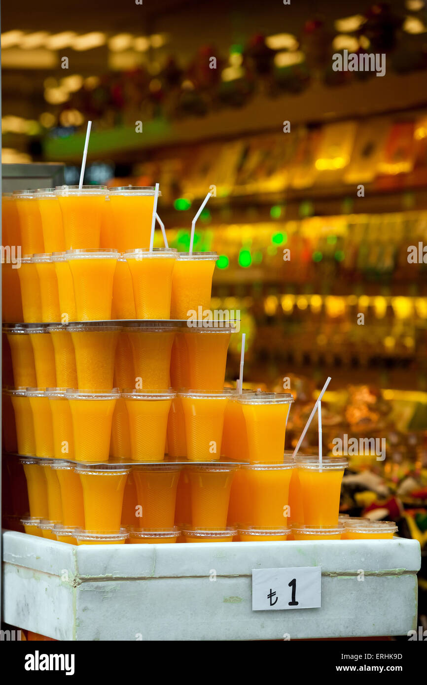Shop in Istanbul with many glasses of fresh orange juice Stock Photo ...
