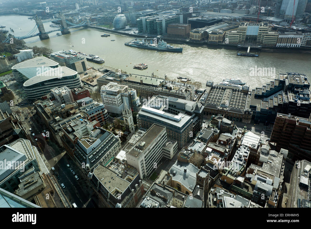 London thames street view hi-res stock photography and images - Alamy