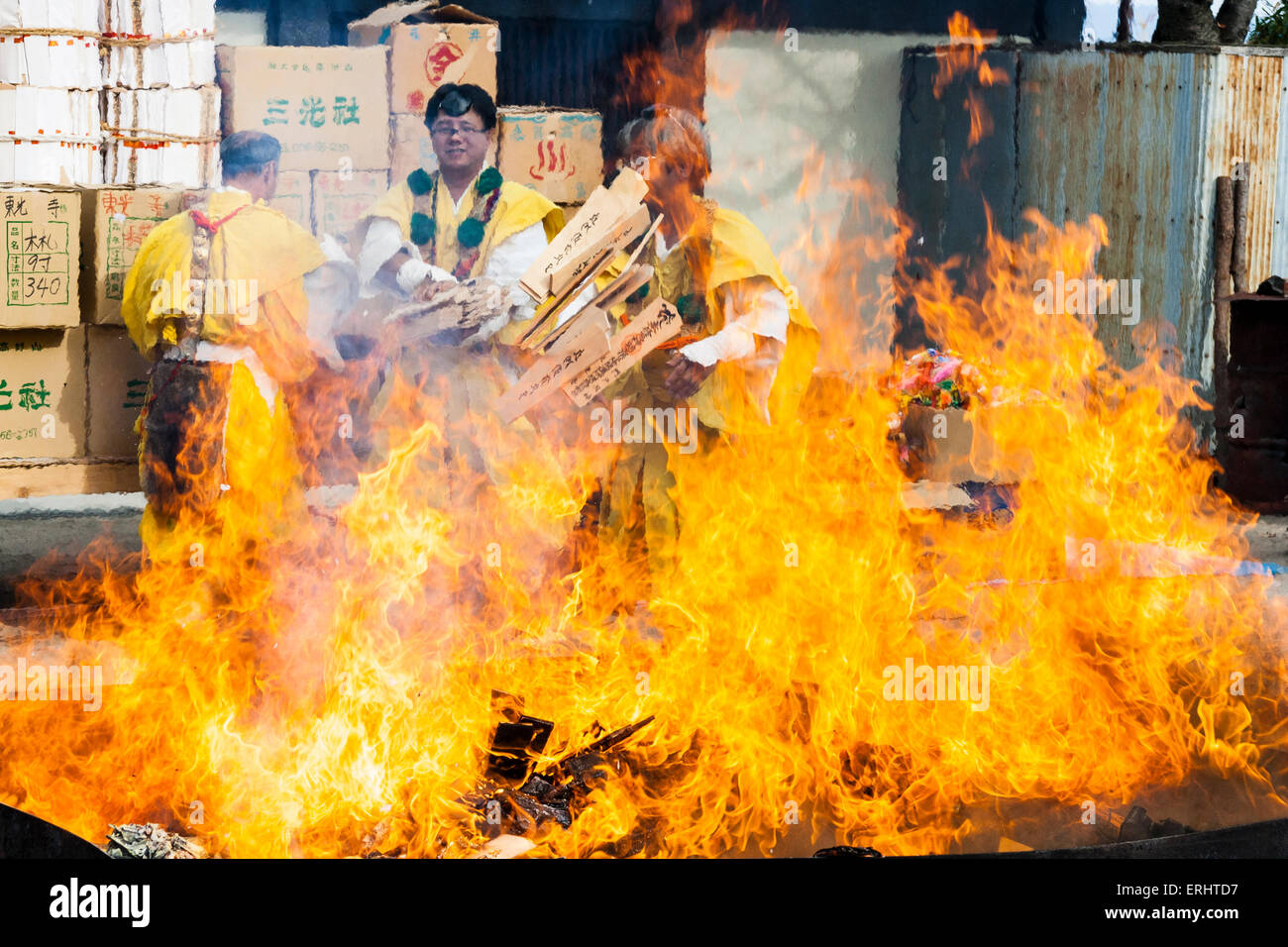 Japan, Nishinomiya, Mondo Yakujin temple. Yearly burning ritual, with ...