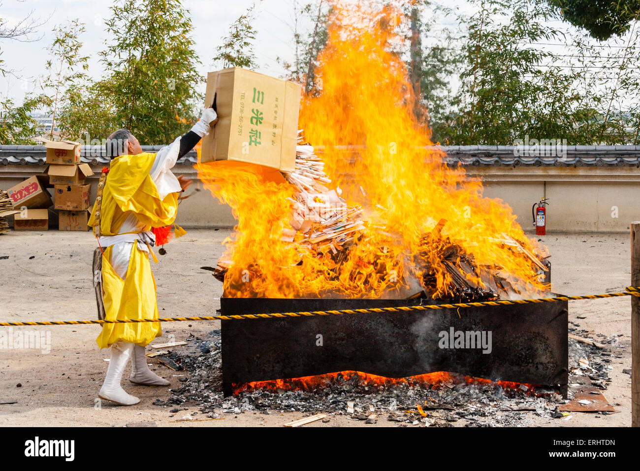 Japan, Nishinomiya, Mondo Yakujin temple. Yearly burning ritual, with ...
