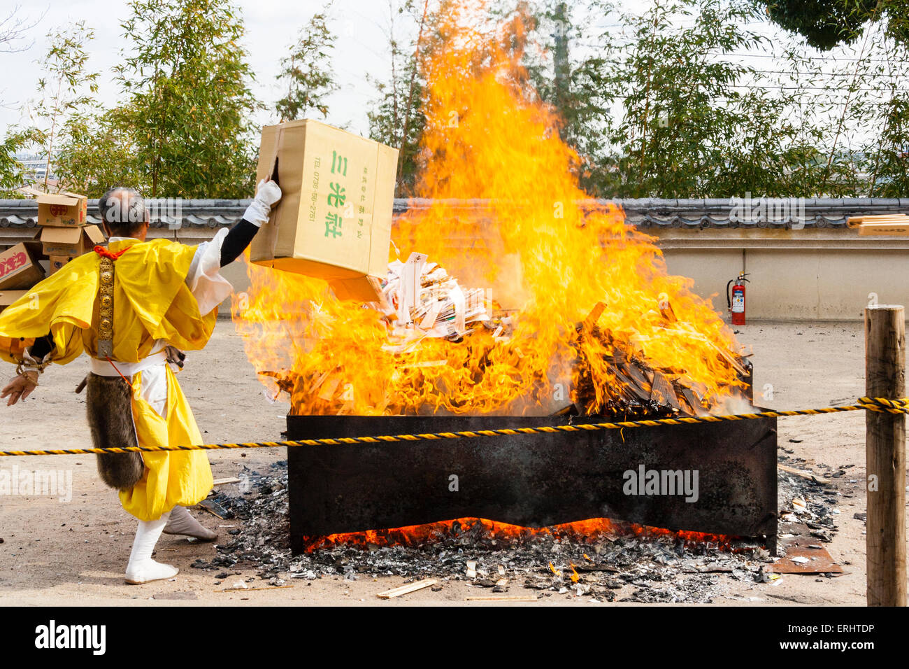 Japan, Nishinomiya, Mondo Yakujin temple. Yearly burning ritual, with ...