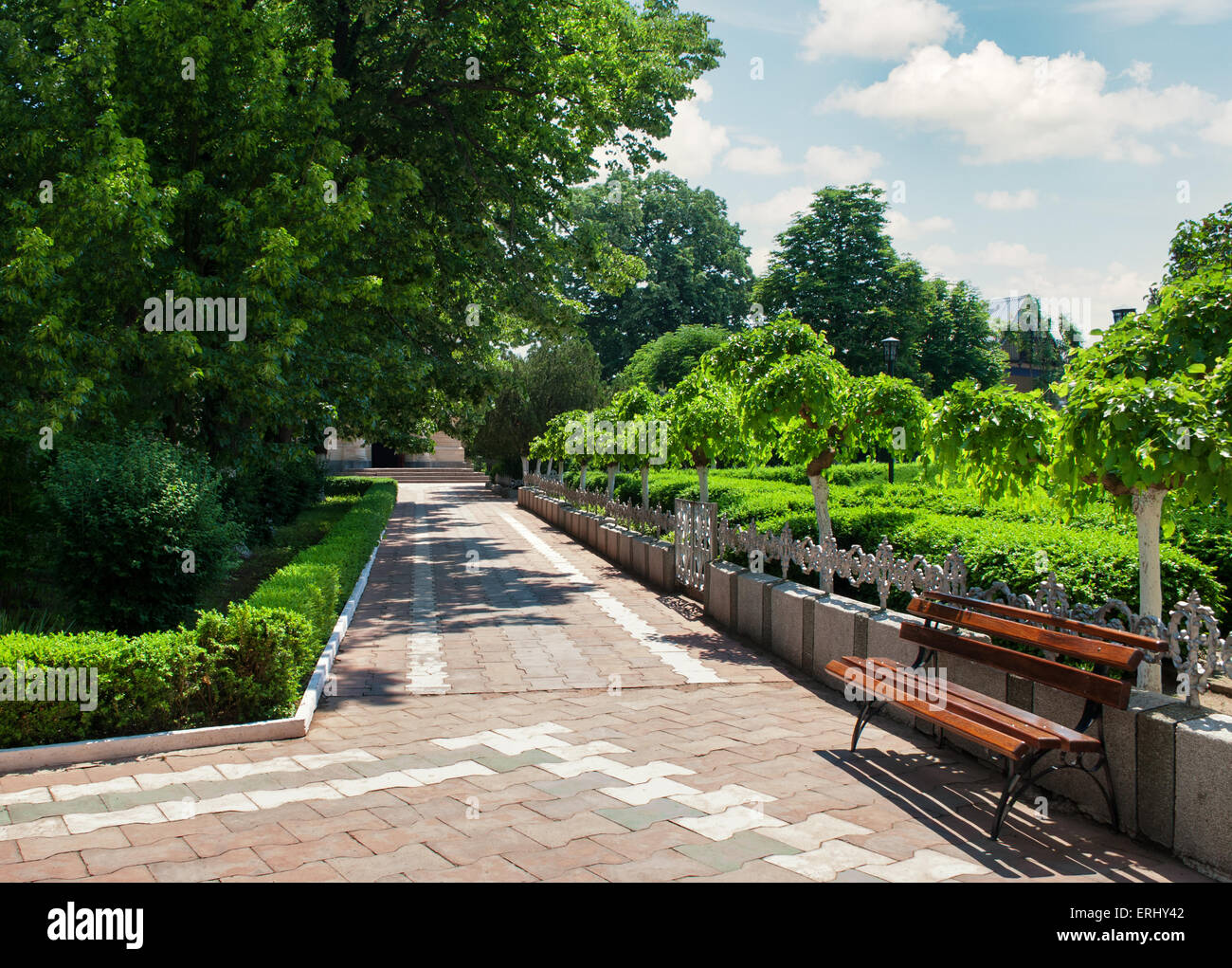 Summer day in city park Stock Photo - Alamy
