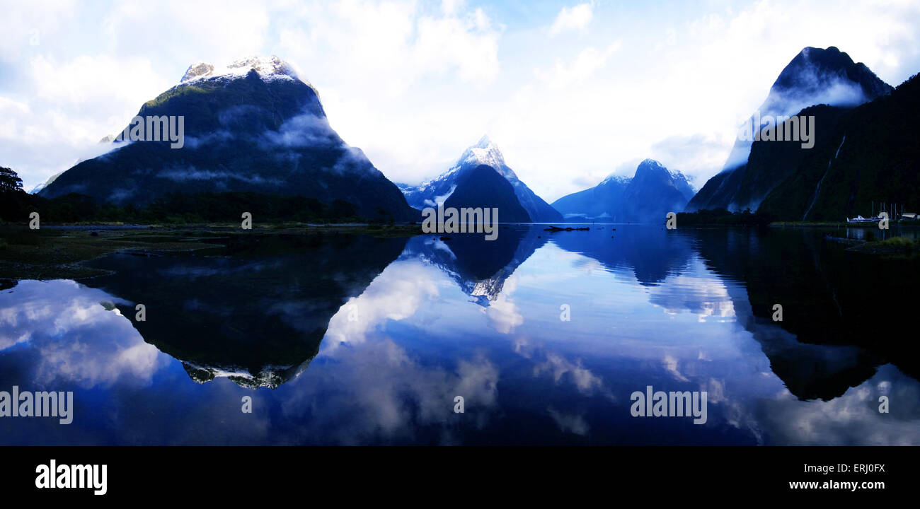 Cold screen saver wallpaper hi-res stock photography and images - Alamy