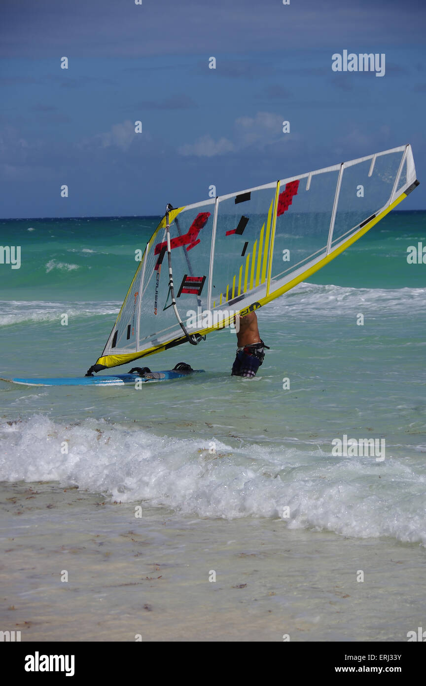 Windsurfer in Cayo Coco, Cuba Stock Photo - Alamy