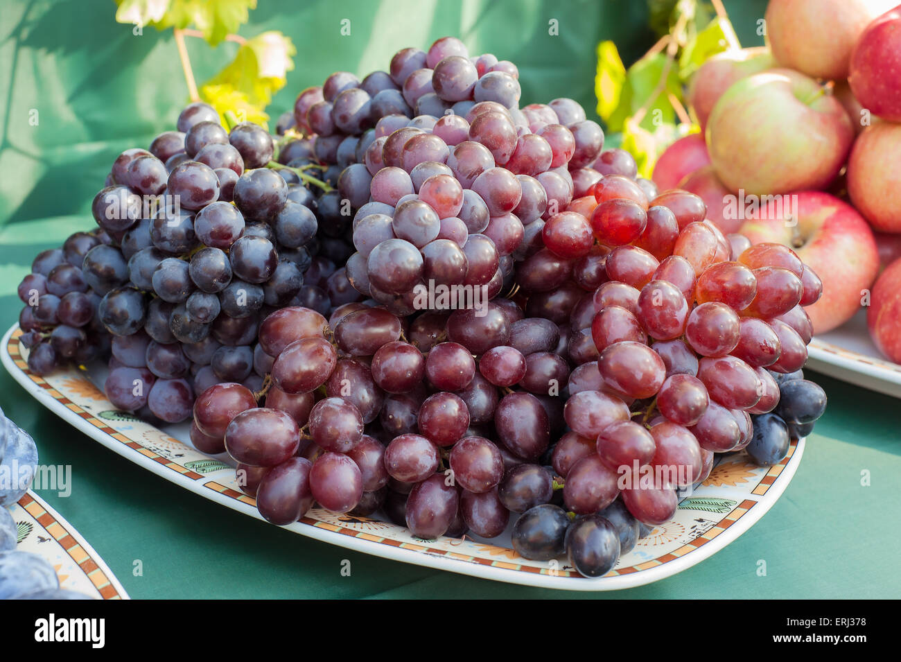grapes illuminated bright sunlight Stock Photo - Alamy