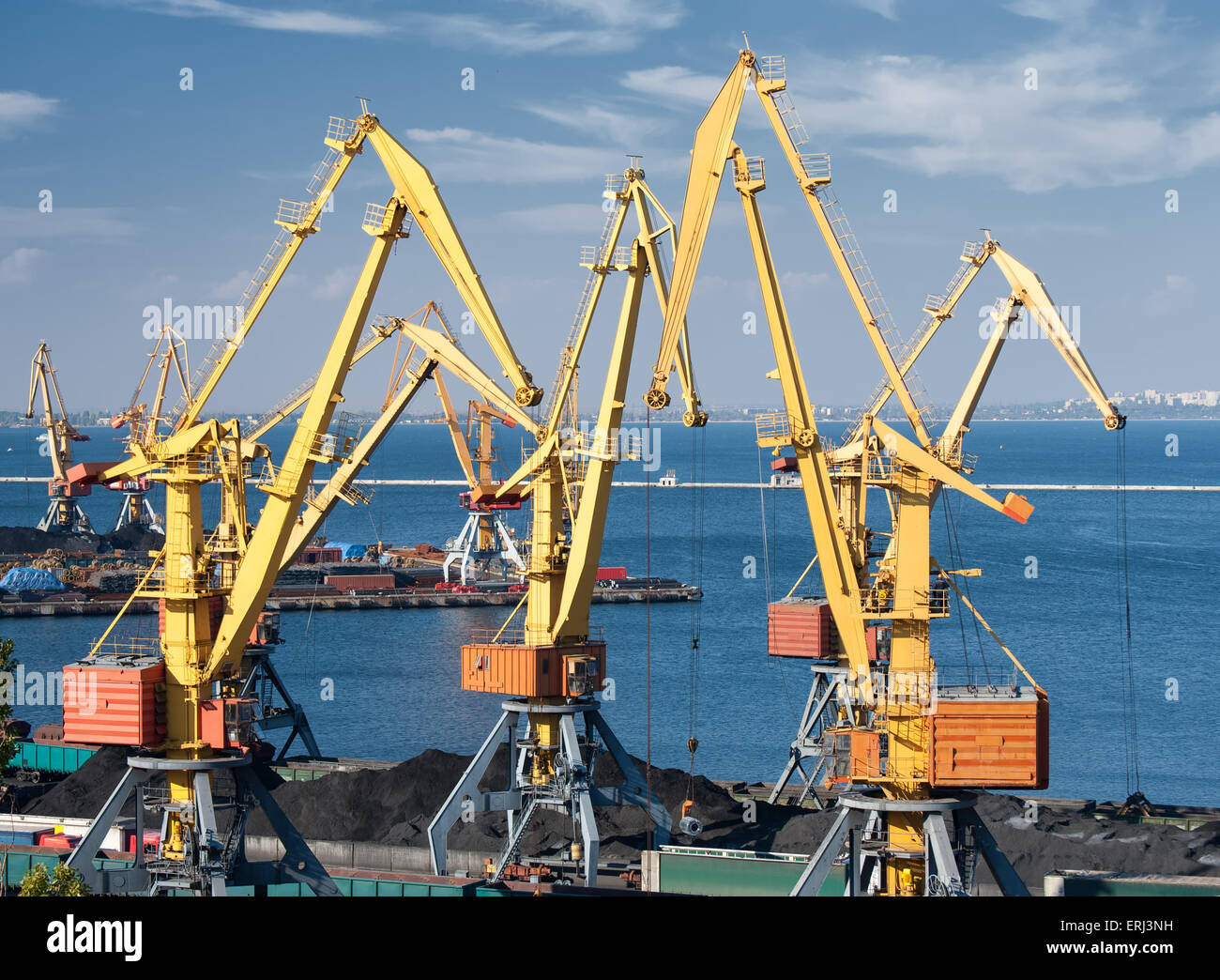 Quay cranes load coal hi-res stock photography and images - Alamy