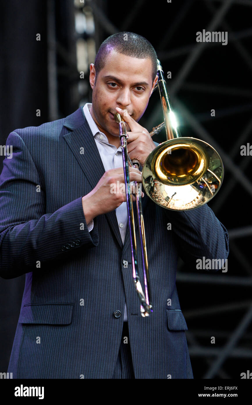 American jazz trombonist hi-res stock photography and images - Alamy
