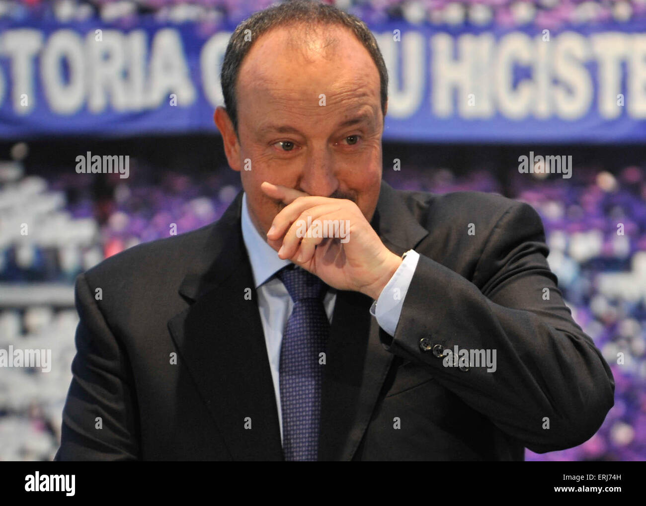 Football coach rafael benitez hi-res stock photography and images - Alamy