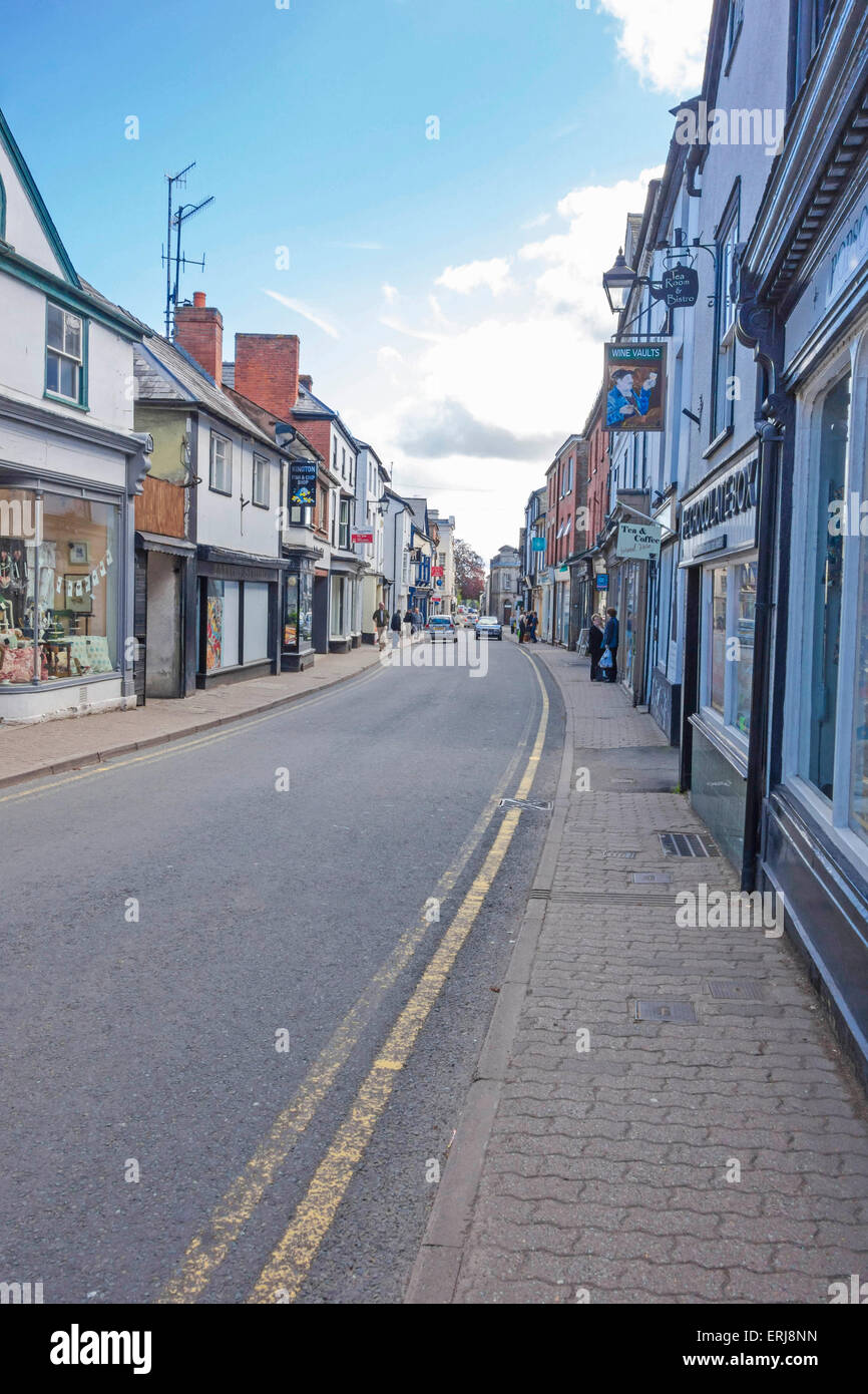 Highstreet shops hi-res stock photography and images - Alamy