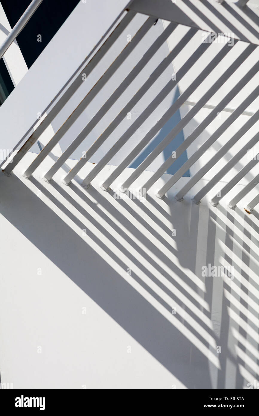 Angled lines hi-res stock photography and images - Alamy