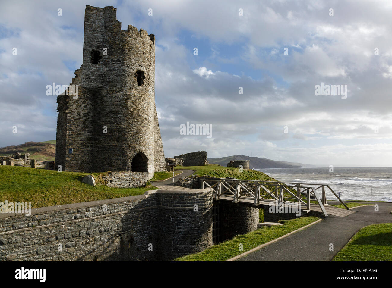 Welsh medieval castles coast coastal uk hi-res stock photography and ...