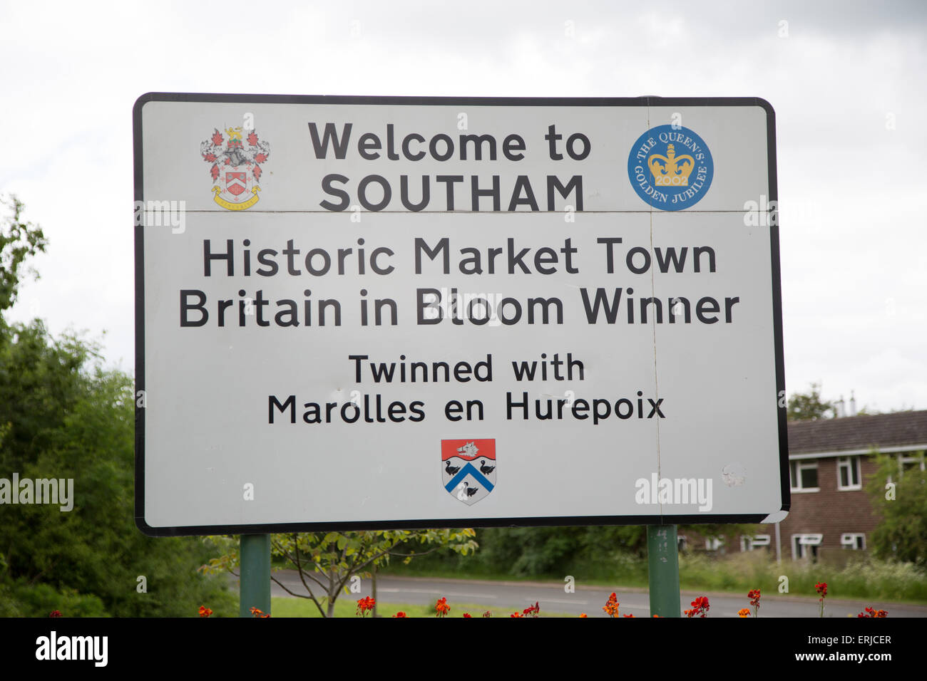 Welcome to Southam sign at the entrance to the town Stock Photo - Alamy