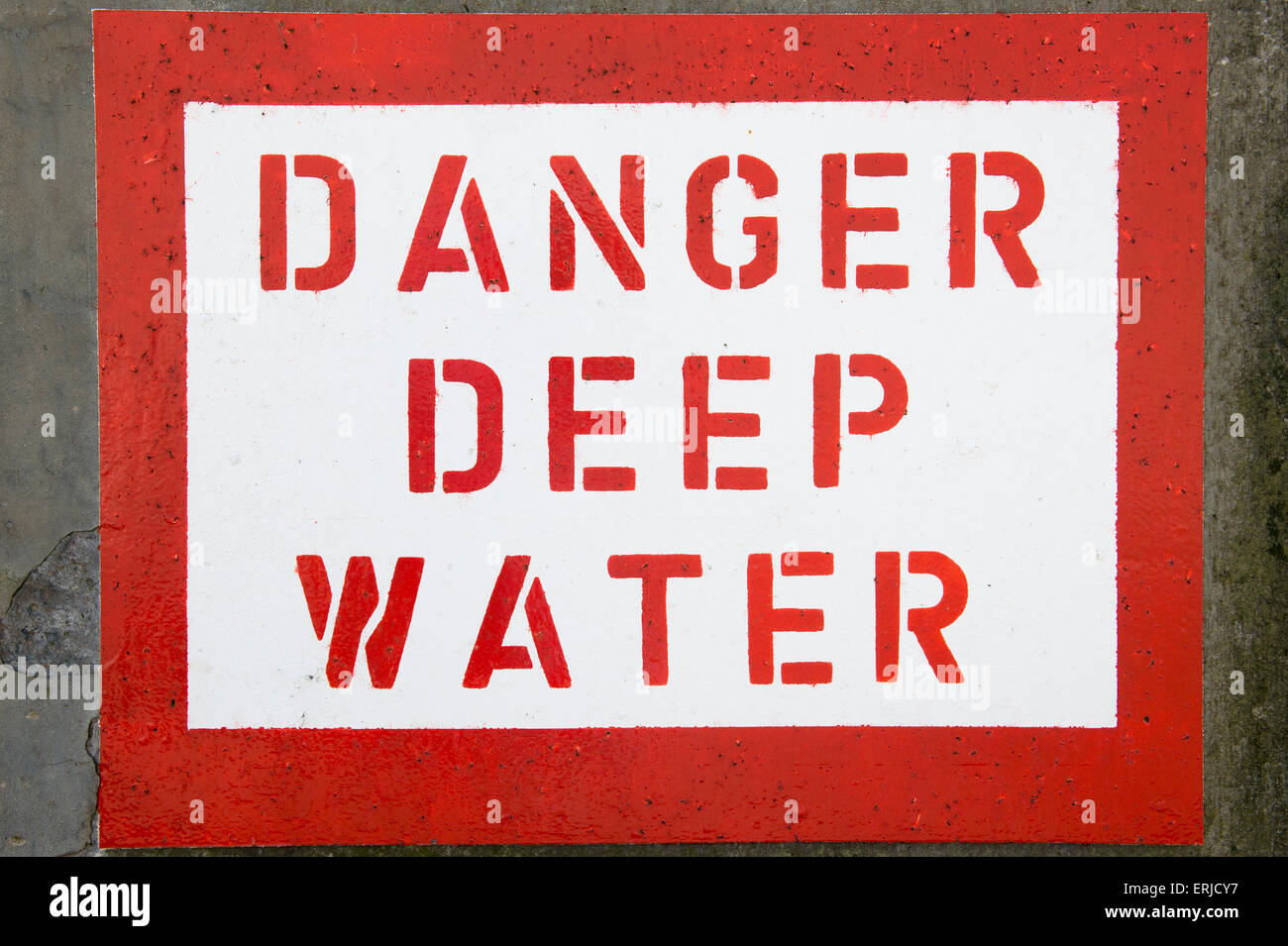 Warning signs on uk beach hi-res stock photography and images - Alamy