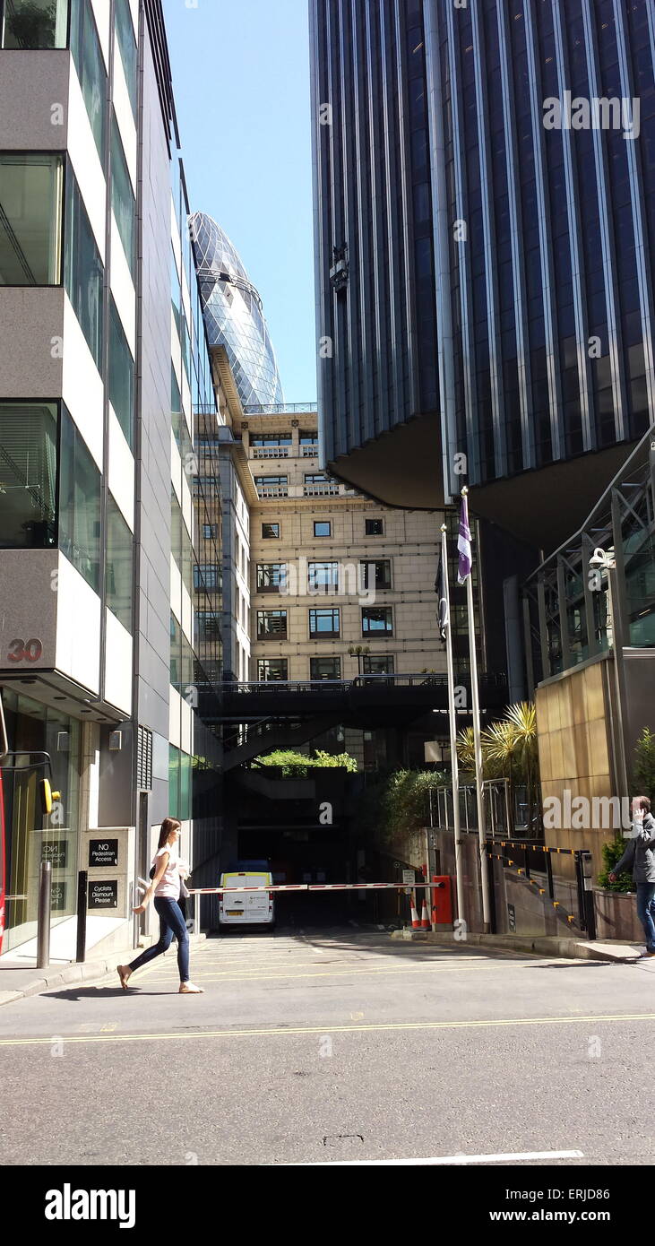 Glassed building hi-res stock photography and images - Alamy