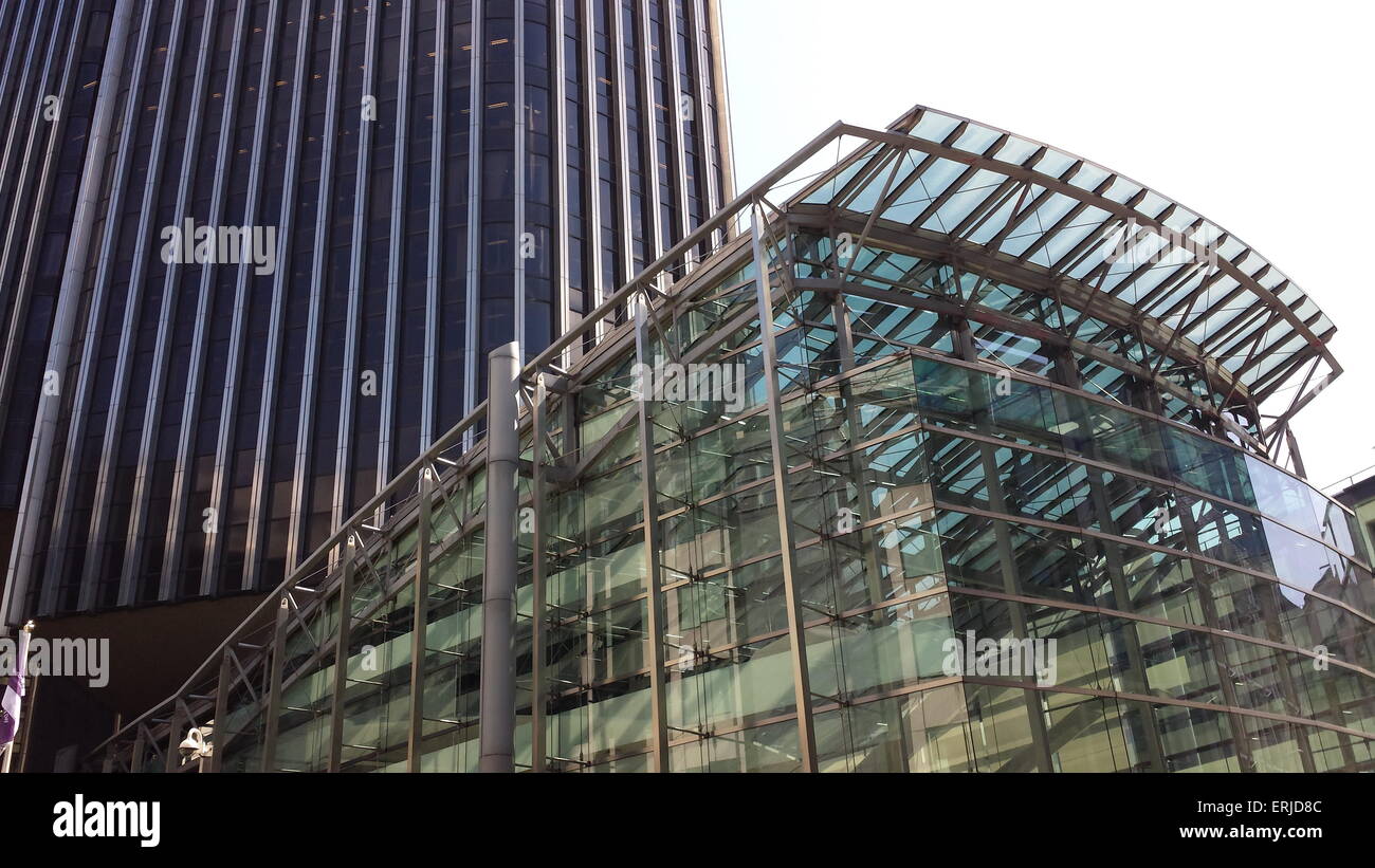 Glassed building hi-res stock photography and images - Alamy