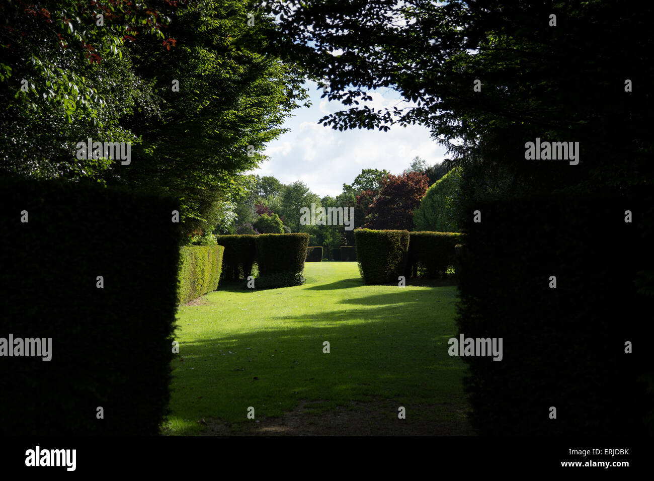 English countryside pathways and gardens Stock Photo - Alamy