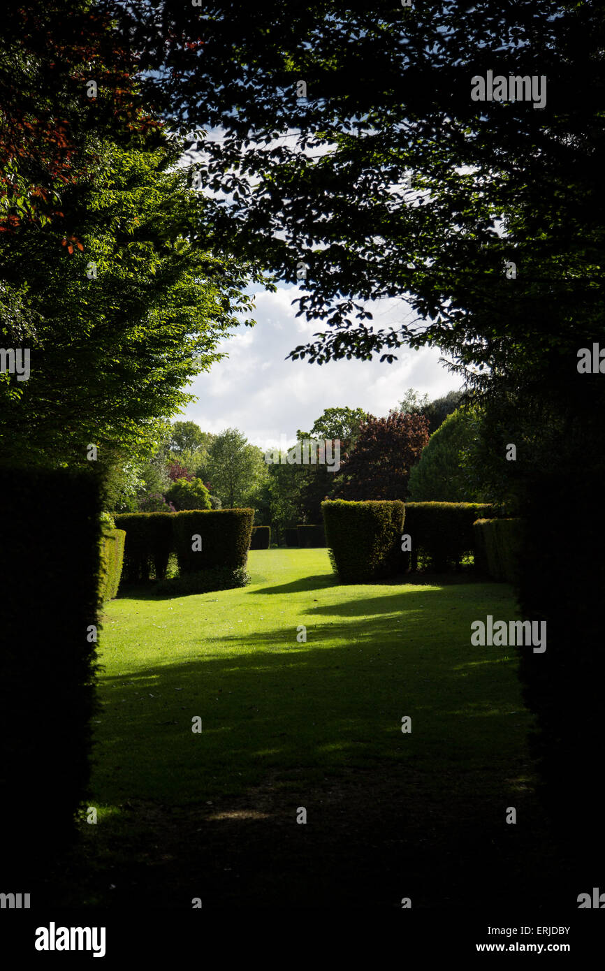 English countryside pathways and gardens Stock Photo - Alamy