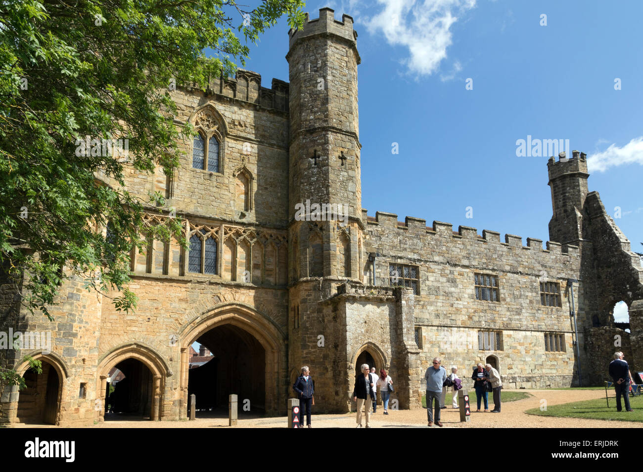 Abbey gate and gatehouse hi-res stock photography and images - Alamy