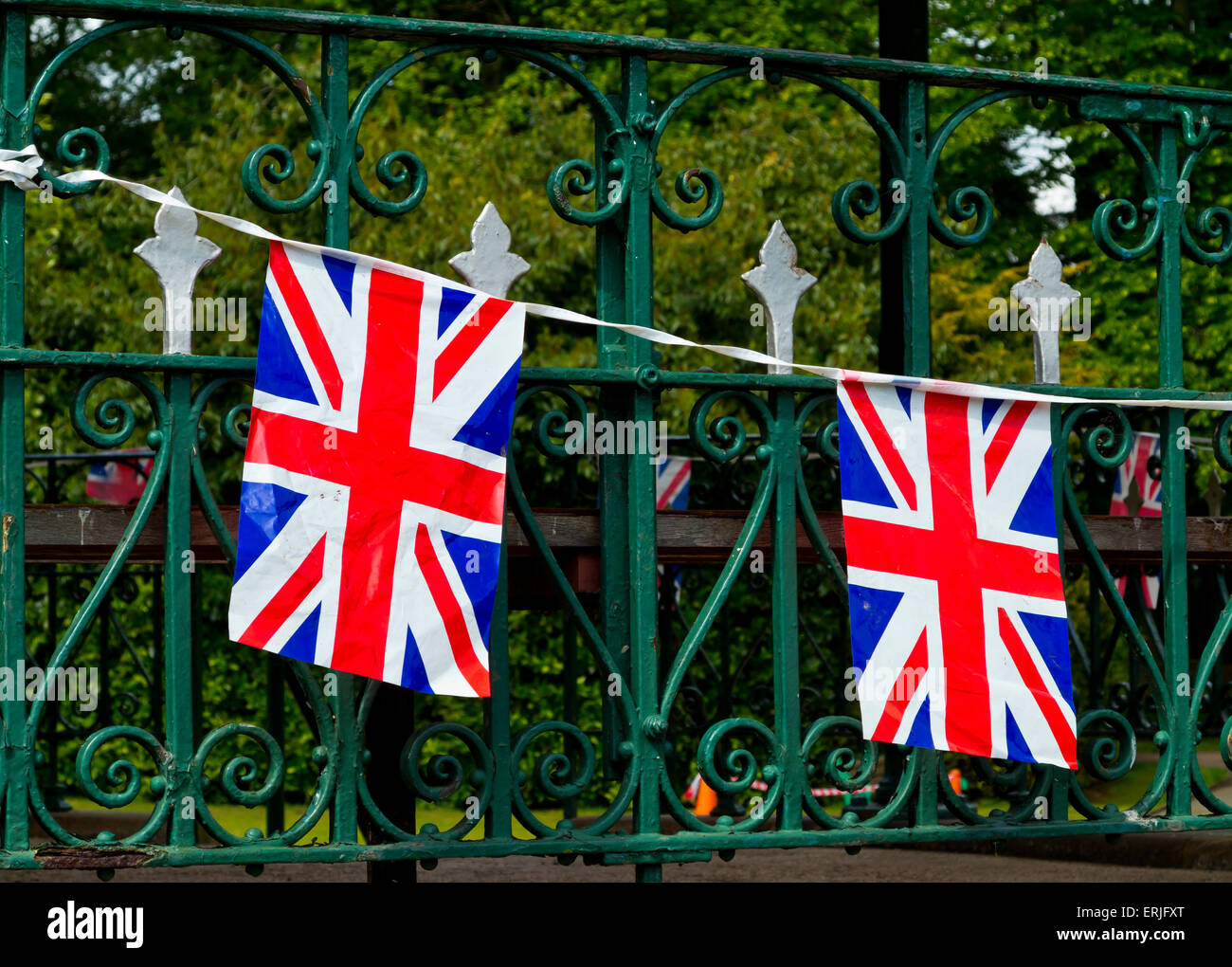 Draped in union flag hi-res stock photography and images - Alamy