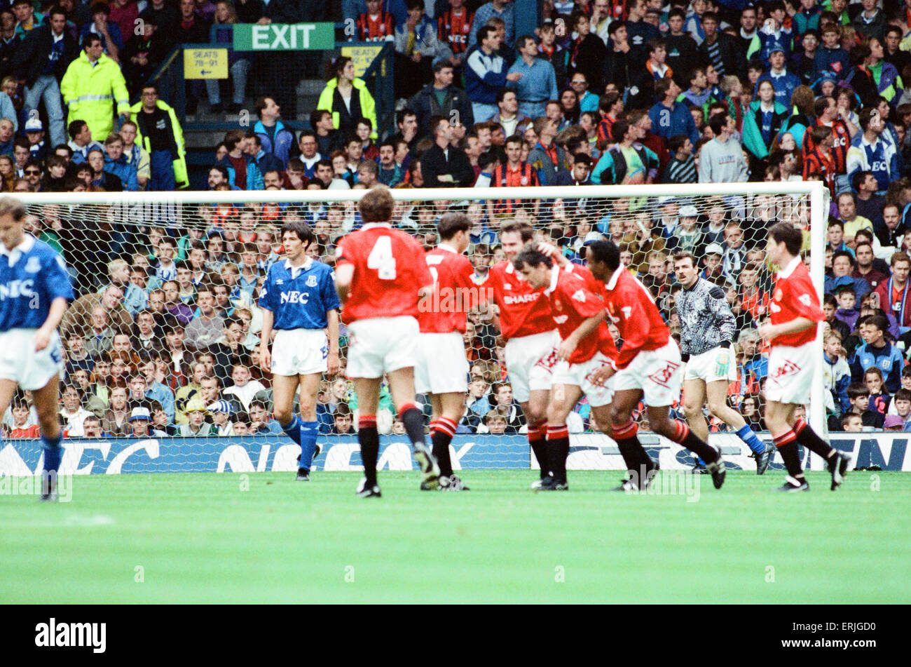 Gary ablett everton scoring hi-res stock photography and images - Alamy