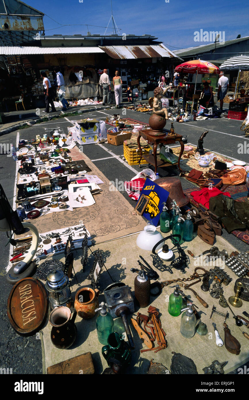 Hungary, Budapest, Ecseri Piac flea market Stock Photo - Alamy