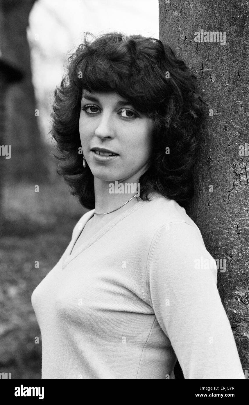 Tv presenter 21 hi-res stock photography and images - Alamy