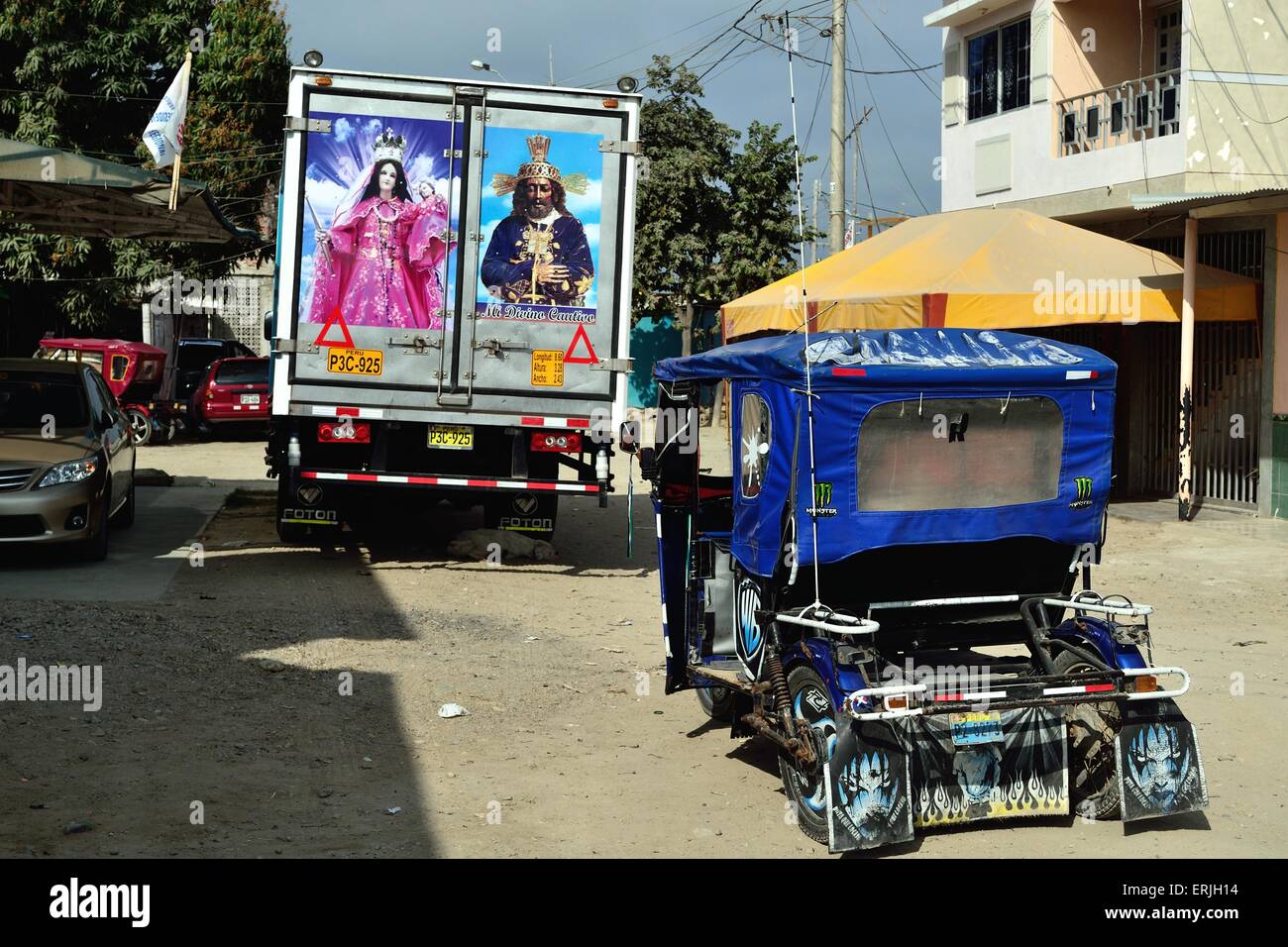 Motokar -Traditional house in PUERTO PIZARRO . Department of Tumbes ...